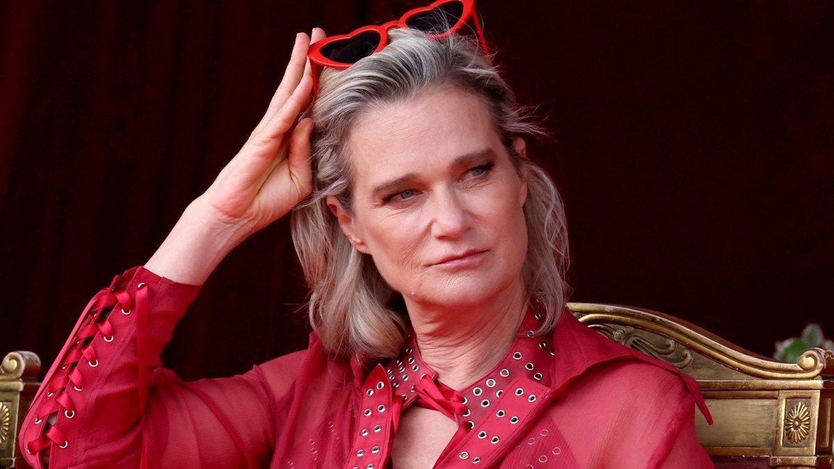 Princess Delphine shocks fans with 'very classy' yet 'dangerous' new ...