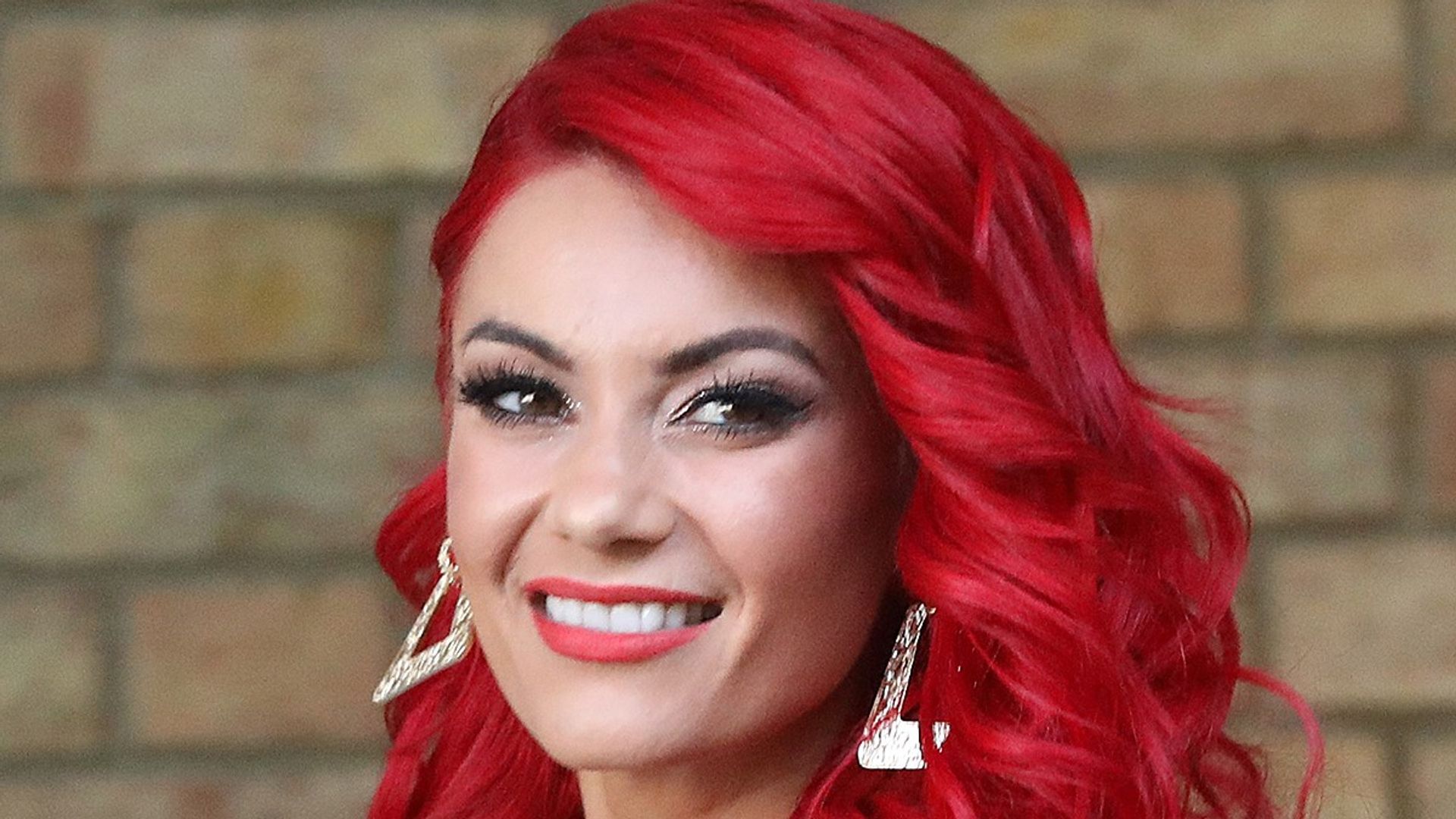 Strictly's Dianne Buswell surprises fans with unseen short hair photo ...