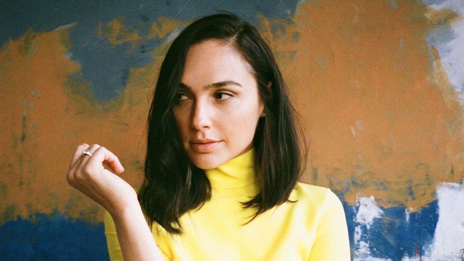 Gal Gadot looks incredible in a yellow feathered dress | HELLO!