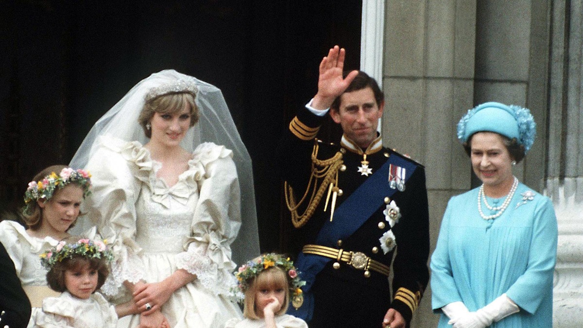 Royal fans have a bizarre theory about royal divorces | HELLO!