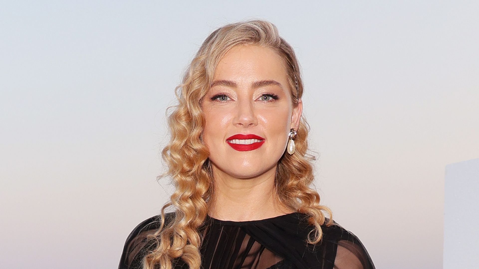 Amber Heard’s life away from the spotlight with daughter Oonagh after ...
