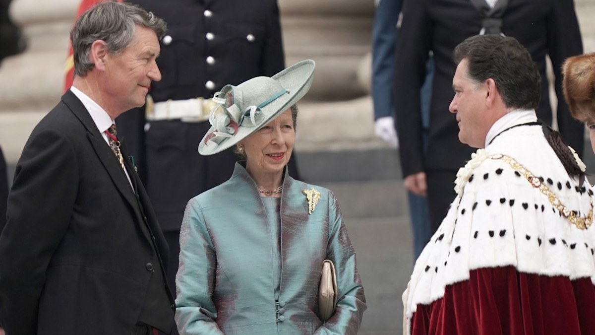Princess Anne’s priceless reaction to Archbishop’s message to the Queen ...