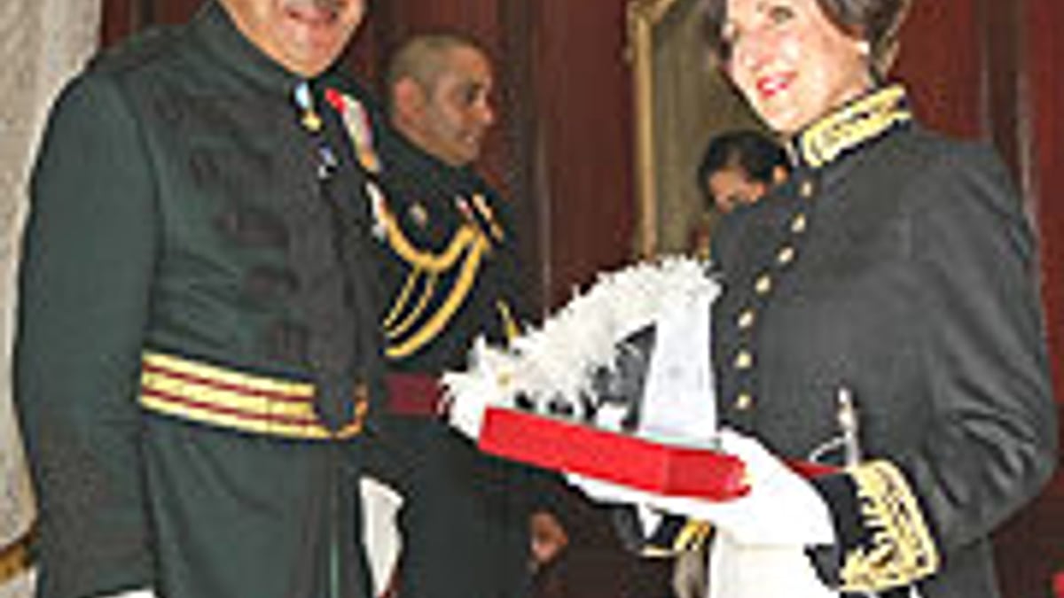 King of Tonga at honours investiture ceremony ahead of | HELLO!