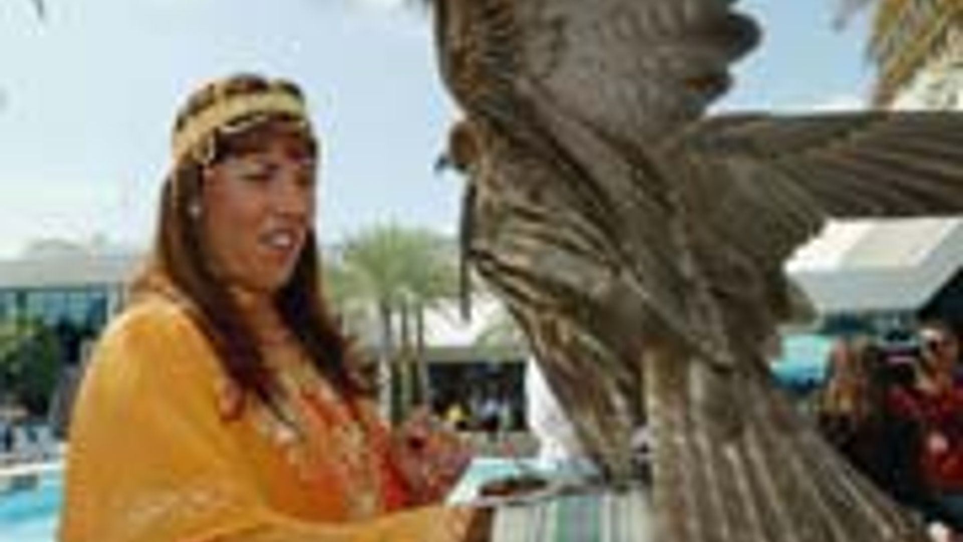 TENNIS STARS DON TRADITIONAL GARB IN DUBAI | HELLO!