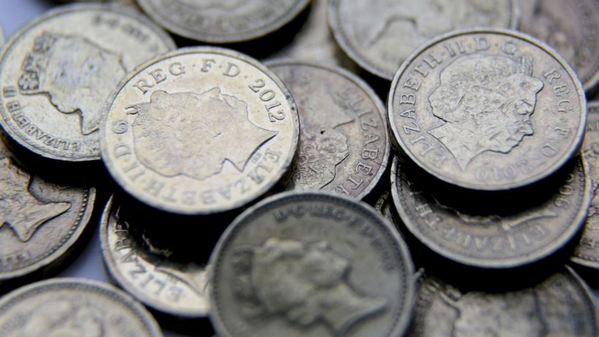 Old £1 coins need to be spent by this date | HELLO!
