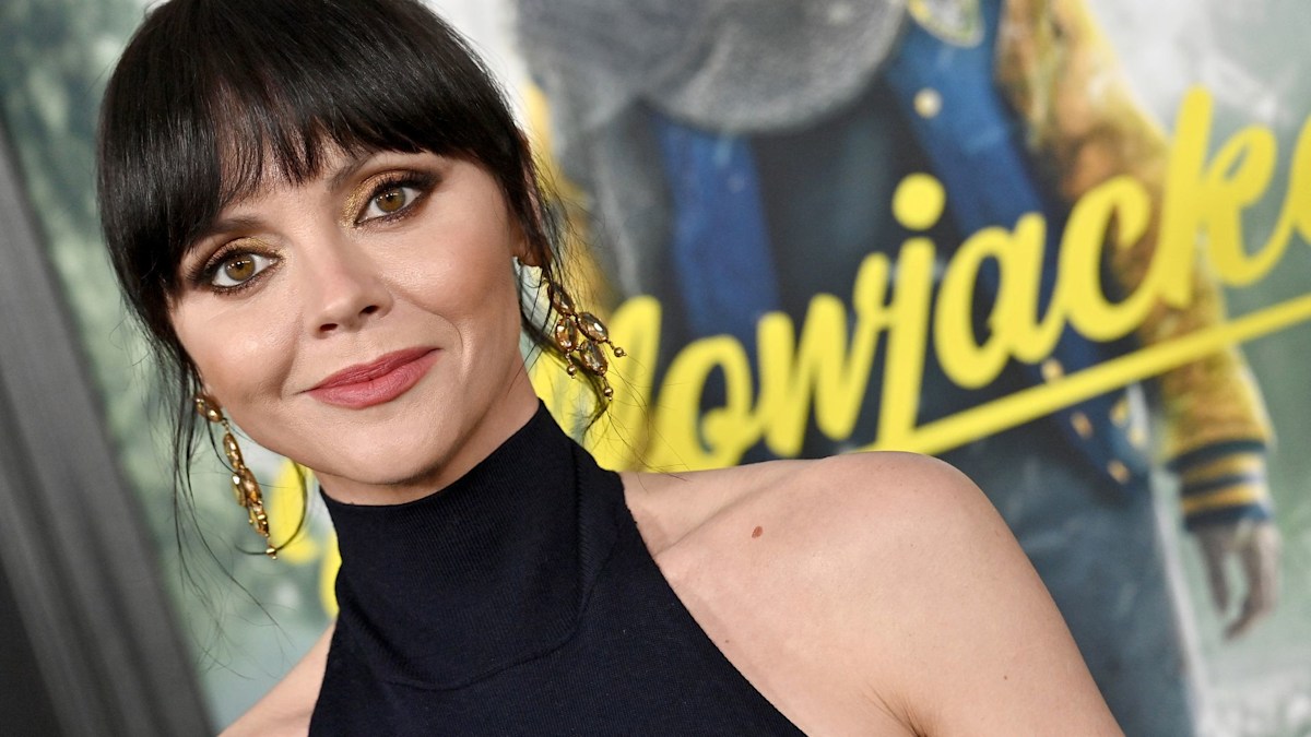 Yellowjackets' Christina Ricci's relatable, adorable parenting struggle ...