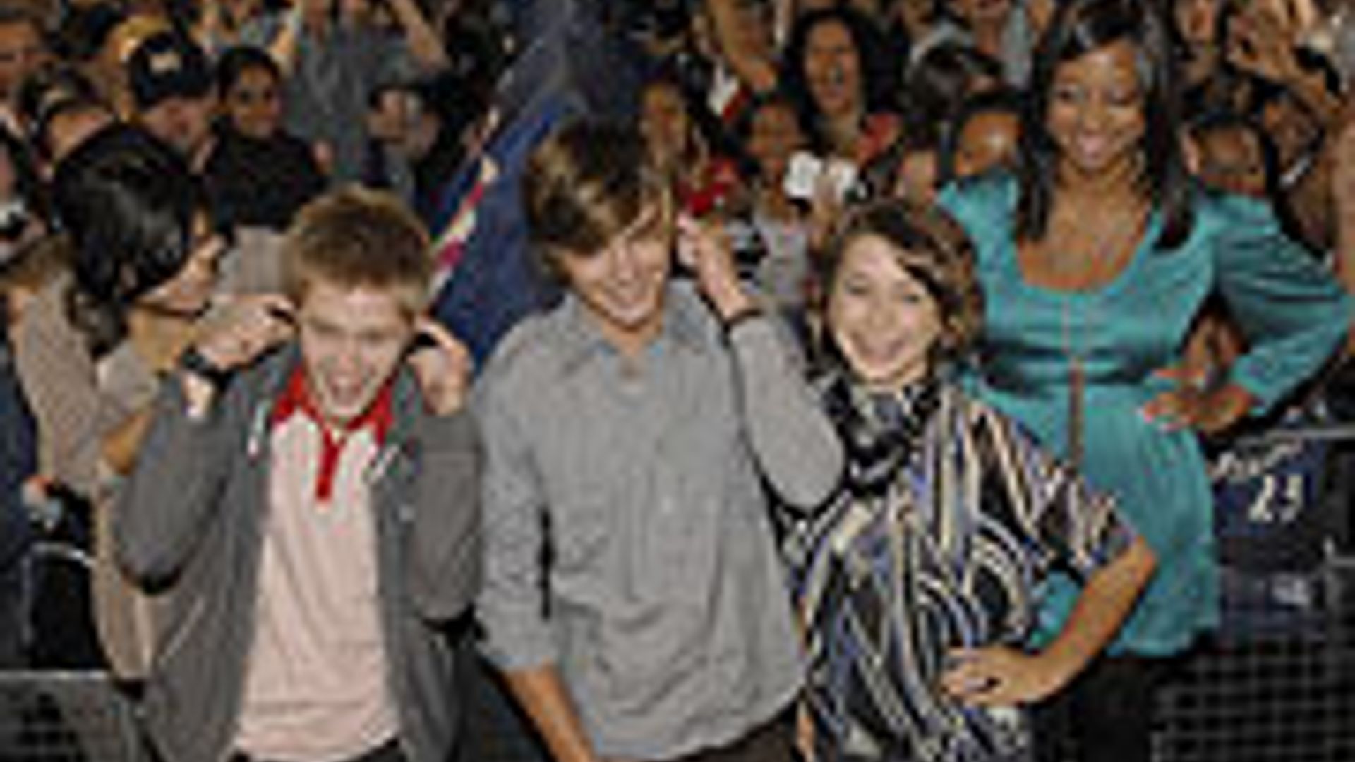 World's favourite teen idol Zac meets his London fan club | HELLO!