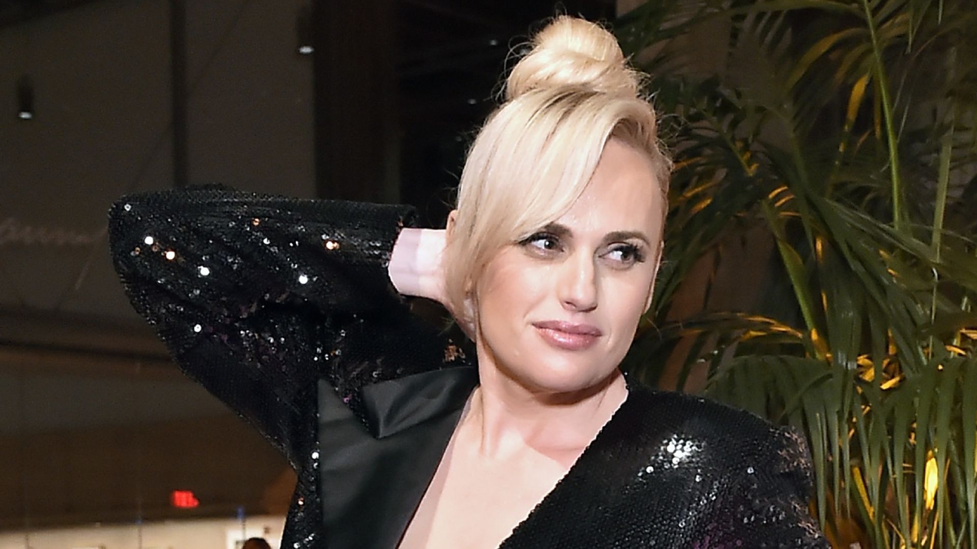 Rebel Wilson looks sensational as she shows off her fantastic figure in ...
