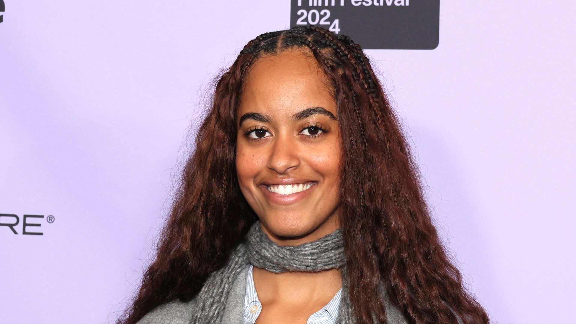 Malia Obama, 25, is spitting image of father Barack Obama as she makes ...