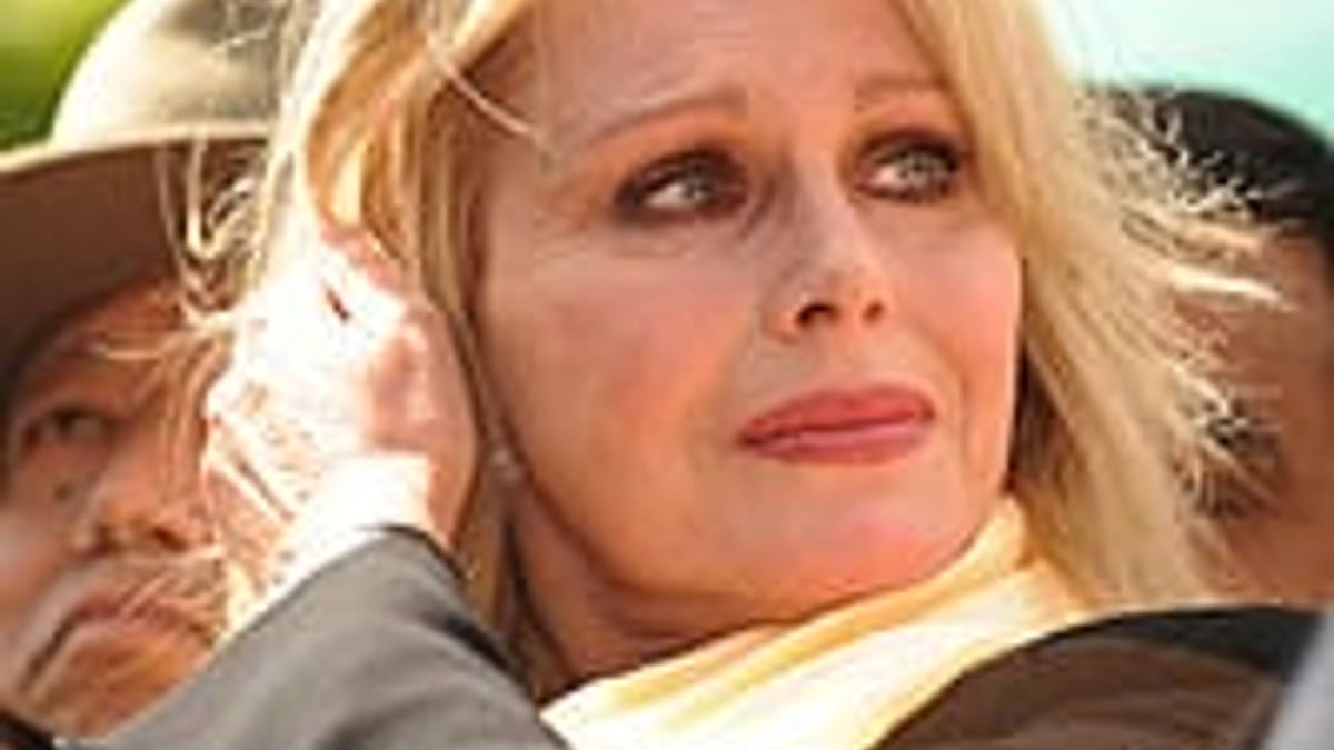 Joanna Lumley Celebrates Joanna Lumley Victory Hello