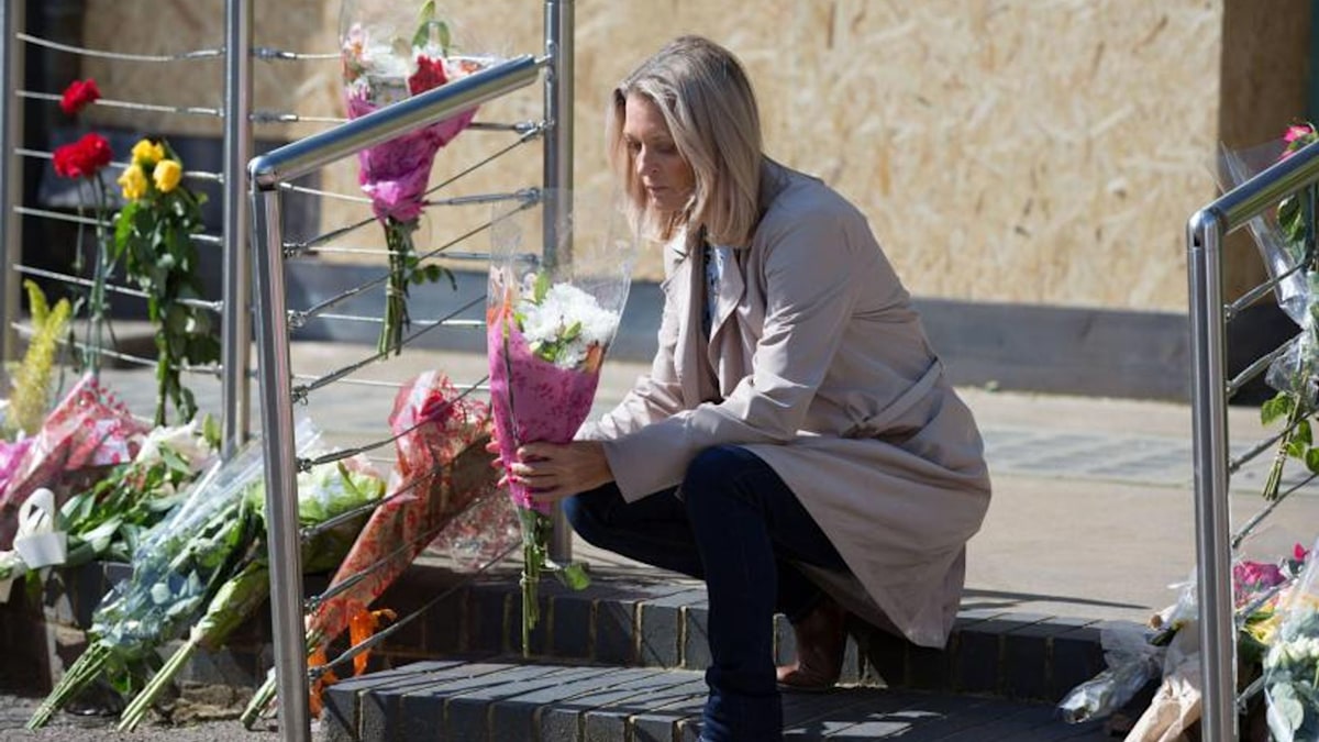 EastEnders' Kathy Beale in trouble after return of old mystery friend ...