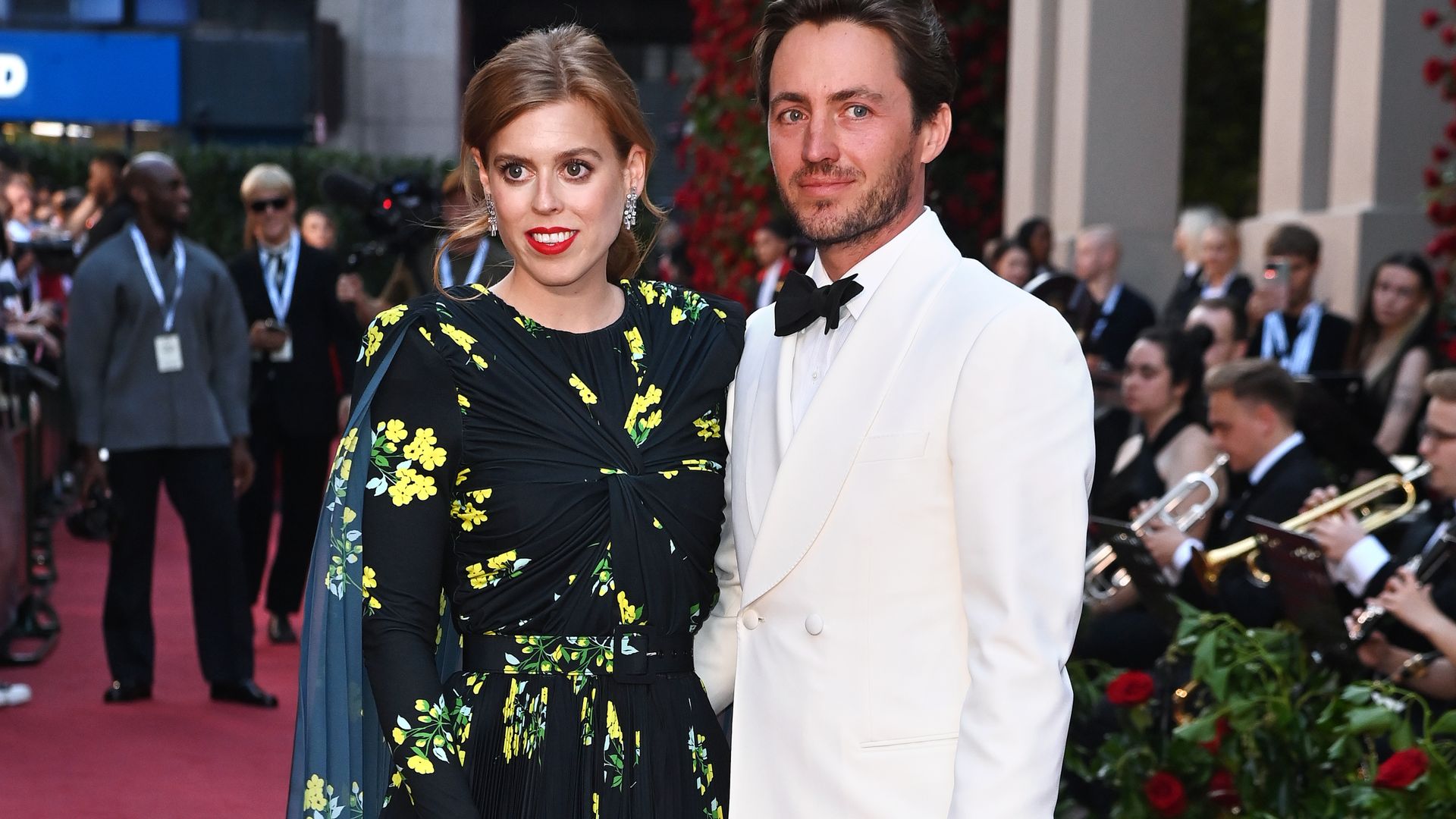 Princess Beatrice wore the bizarre cool-girl accessory that fashion ...