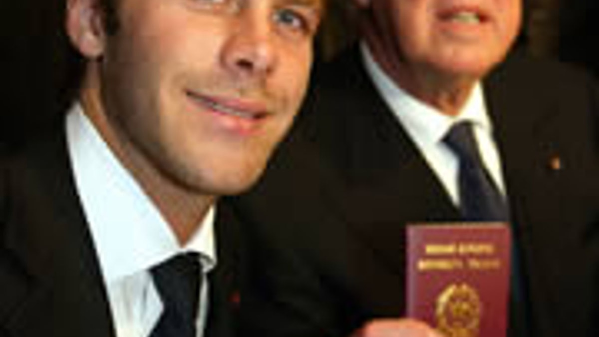 ITALIAN ROYALS WITHDRAW CLAIM TO CROWN JEWELS | HELLO!