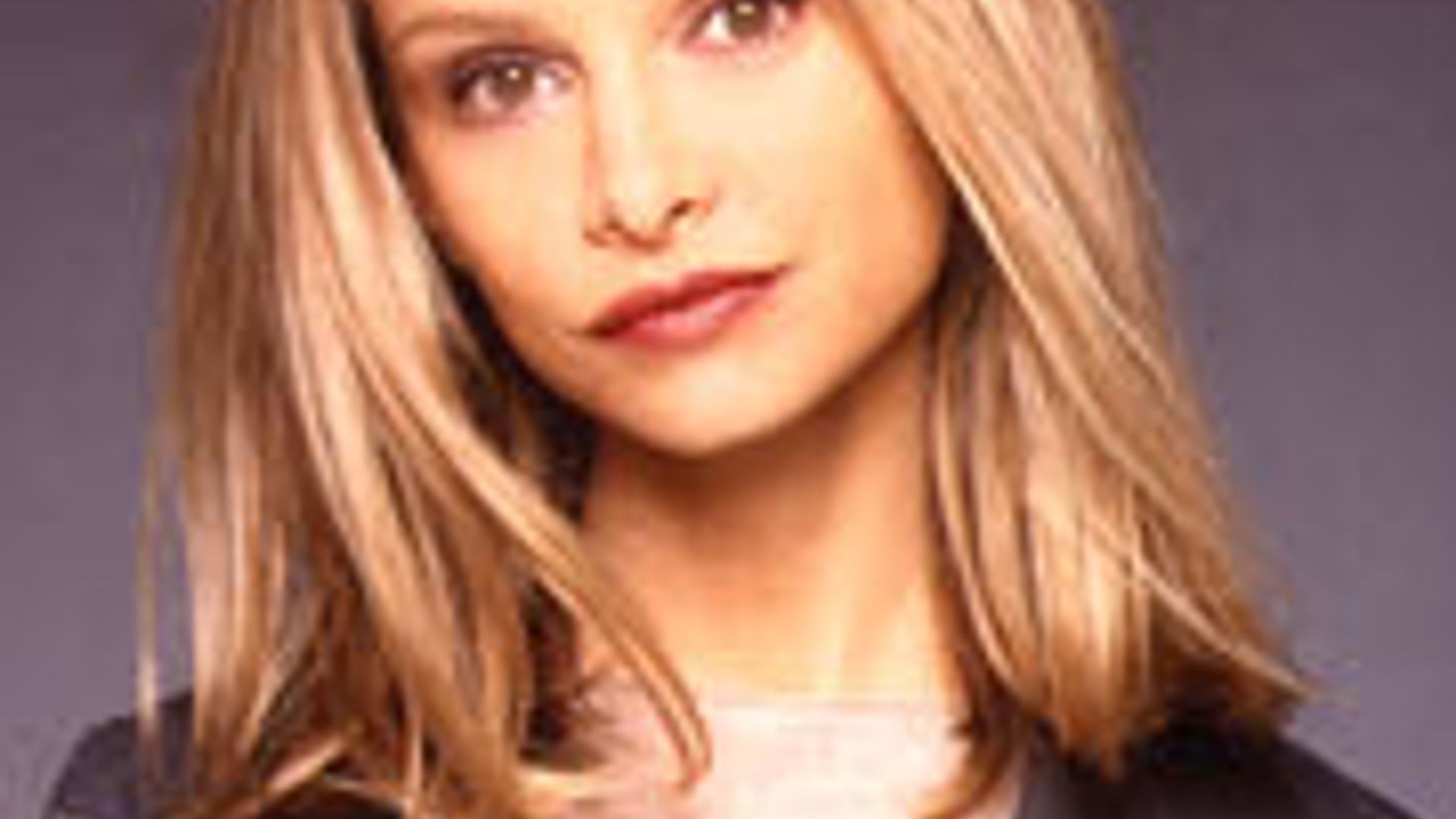 CALISTA FLOCKHART PICKS UP THE TAB AFTER HER BABY DISTURBS A CAFE FULL ...