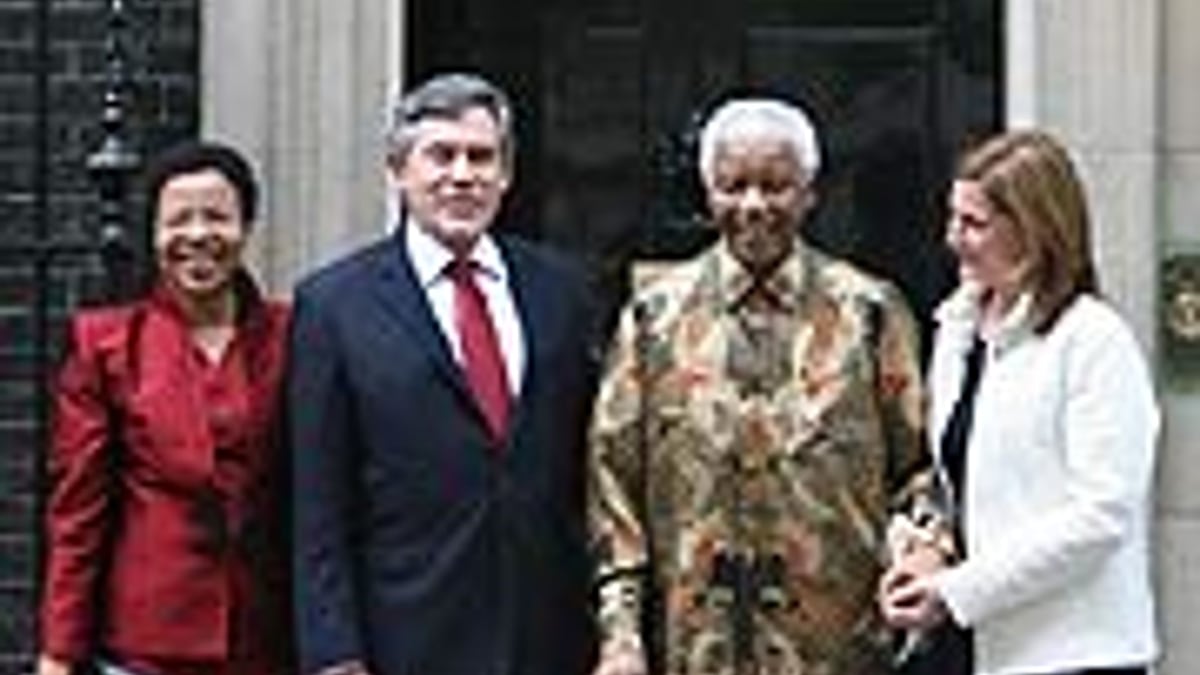 Naomi leads to tributes to 'grandfather' Nelson Mandela | HELLO!