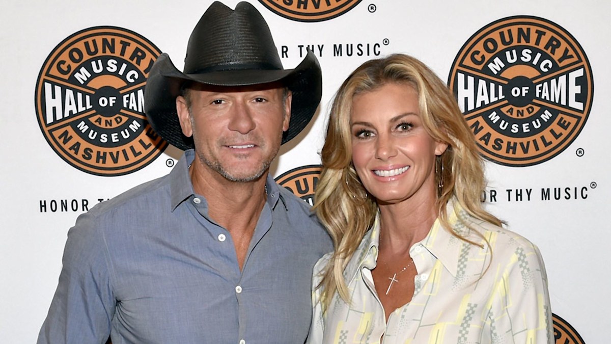 Faith Hill left in tears as she shares very rare family photo | HELLO!