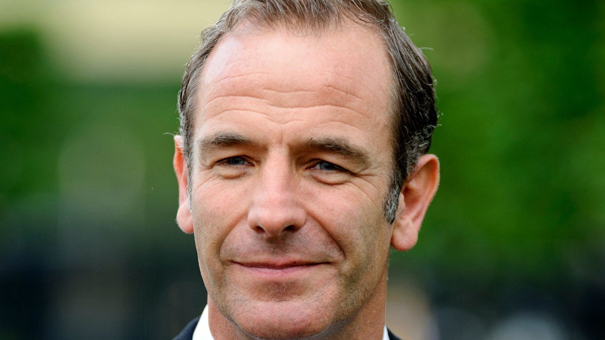 Robson Green beams alongside rarely-seen siblings | HELLO!