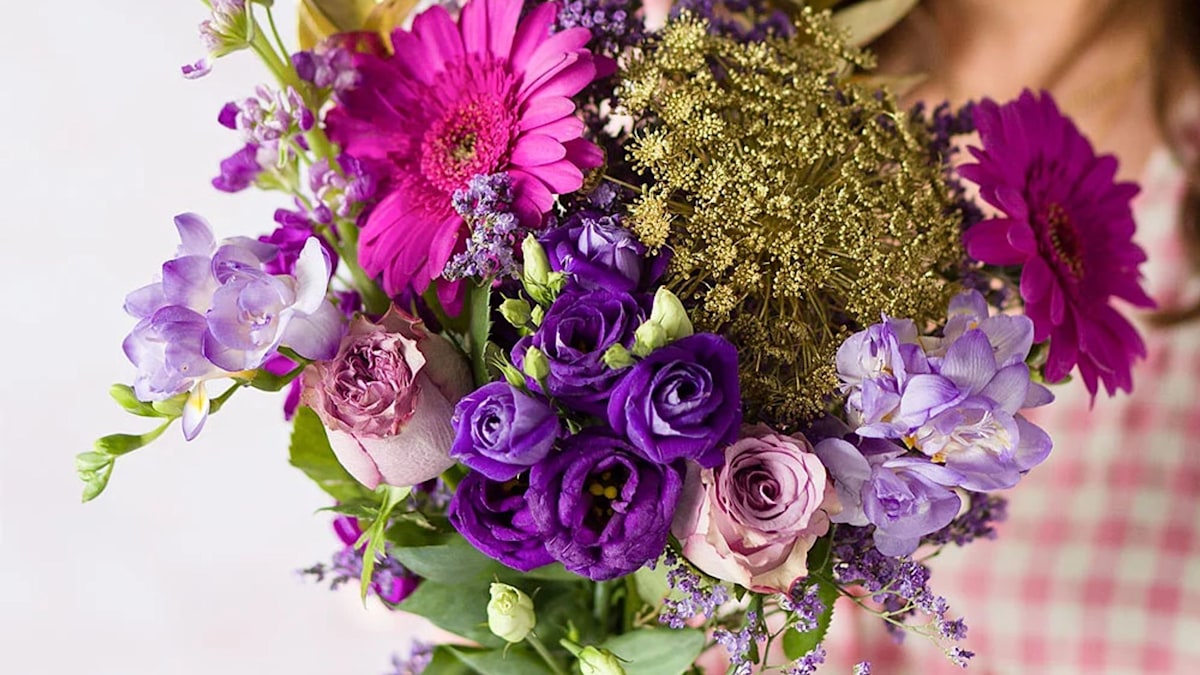 6 Coronation flower bouquets for a royal-worthy tablescape | HELLO!