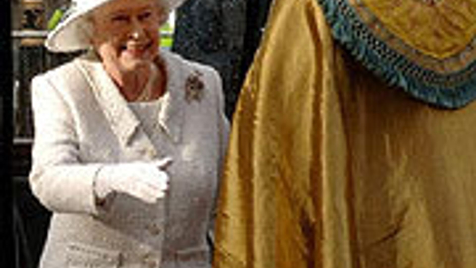 Family members gather to share thanksgiving with Queen | HELLO!