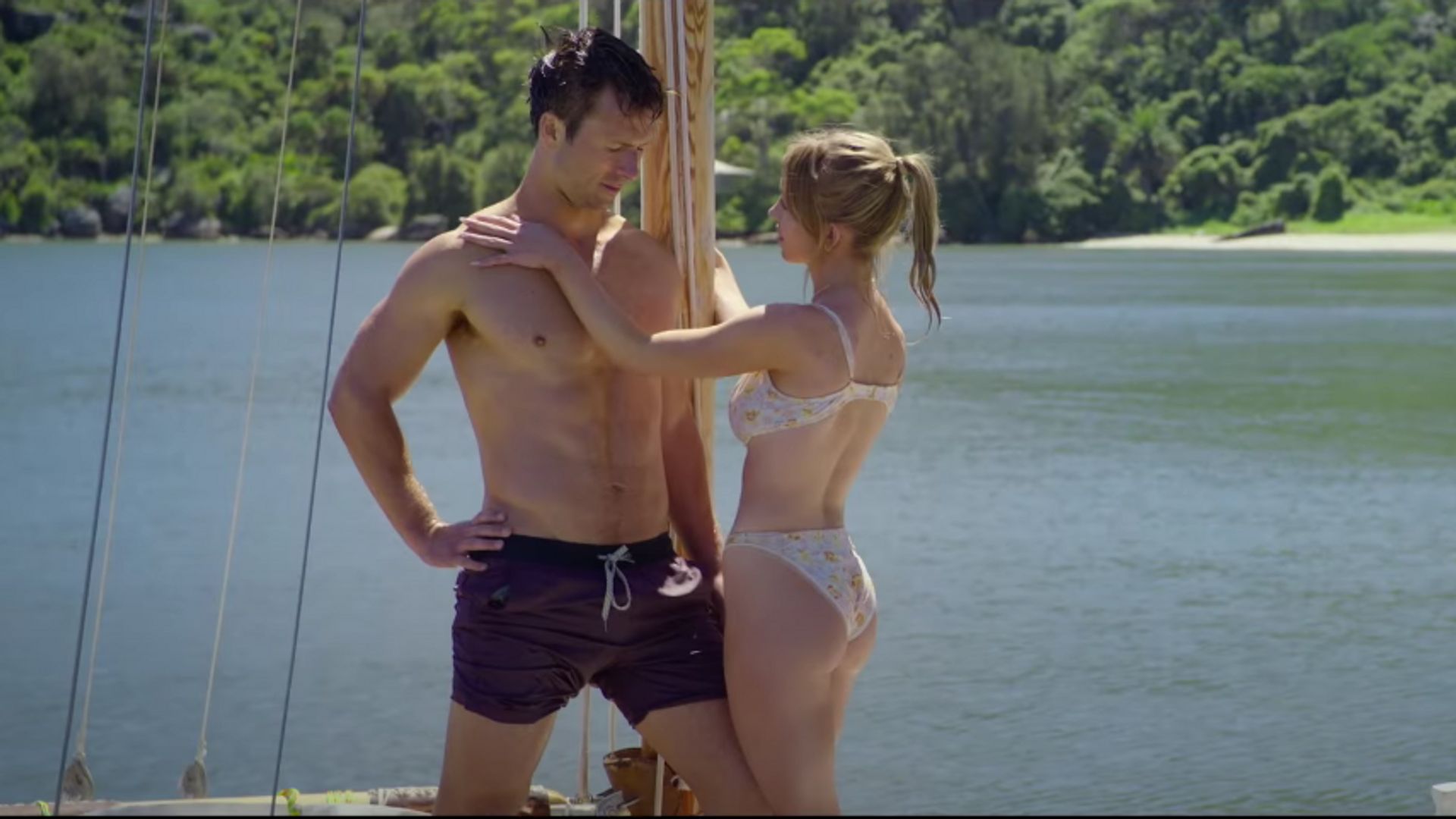 Sydney Sweeney and Glen Powell have sizzling chemistry in first Anyone But You trailer | HELLO!