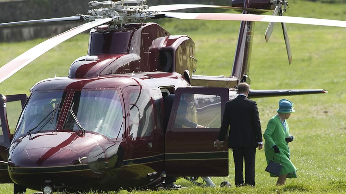 The Queen travels to Sandringham after doctors give her the all-clear ...