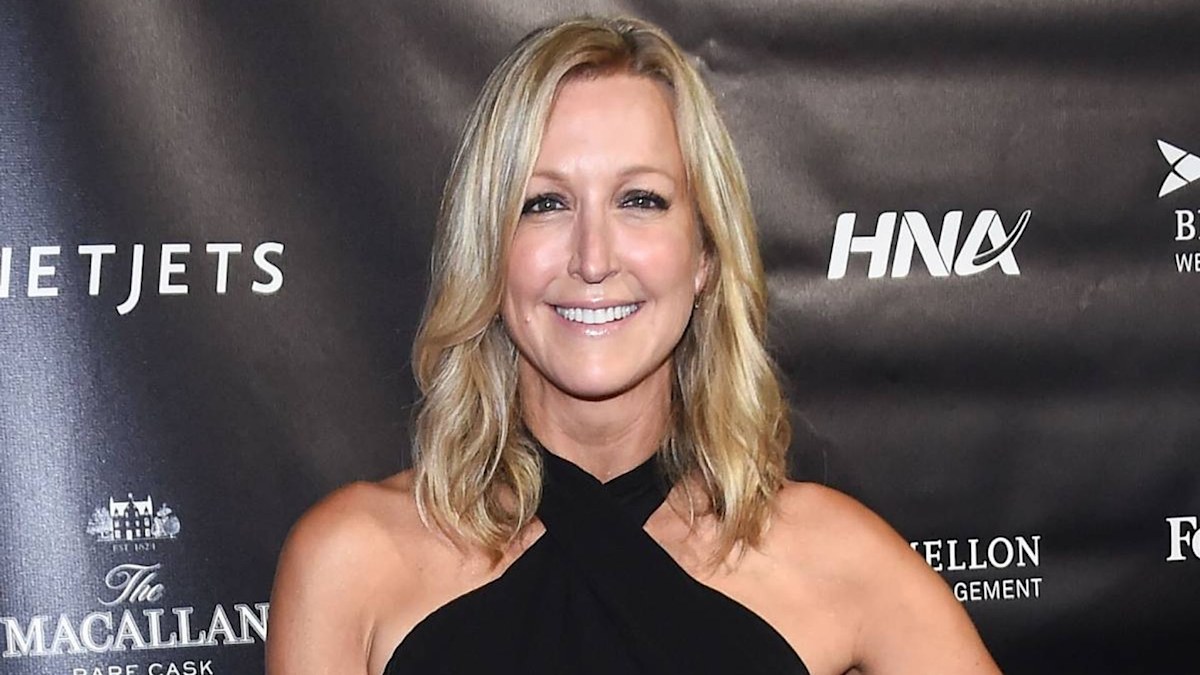 Gmas Lara Spencer Impresses Fans With Daring Swimsuit Video And Her Cheekiest Photo Yet Hello