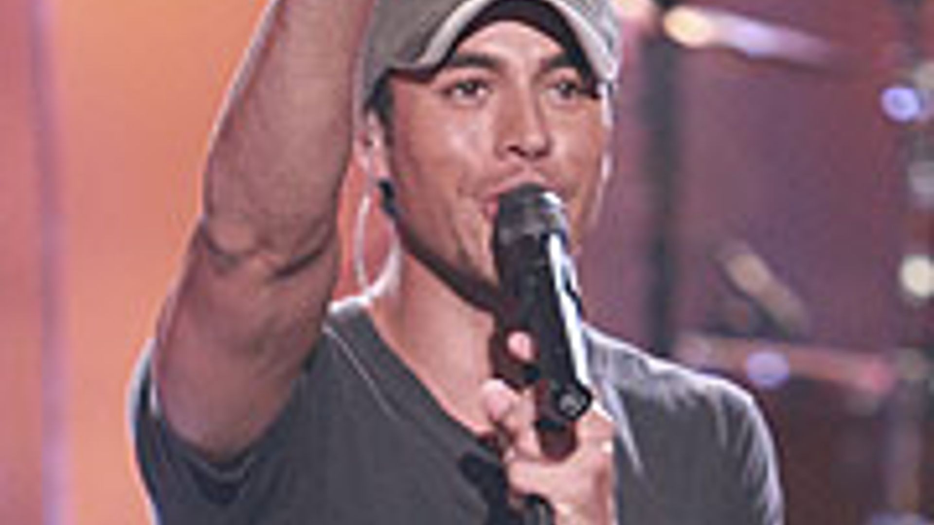 Savvy Enrique inspires contestants on Canadian Idol | HELLO!