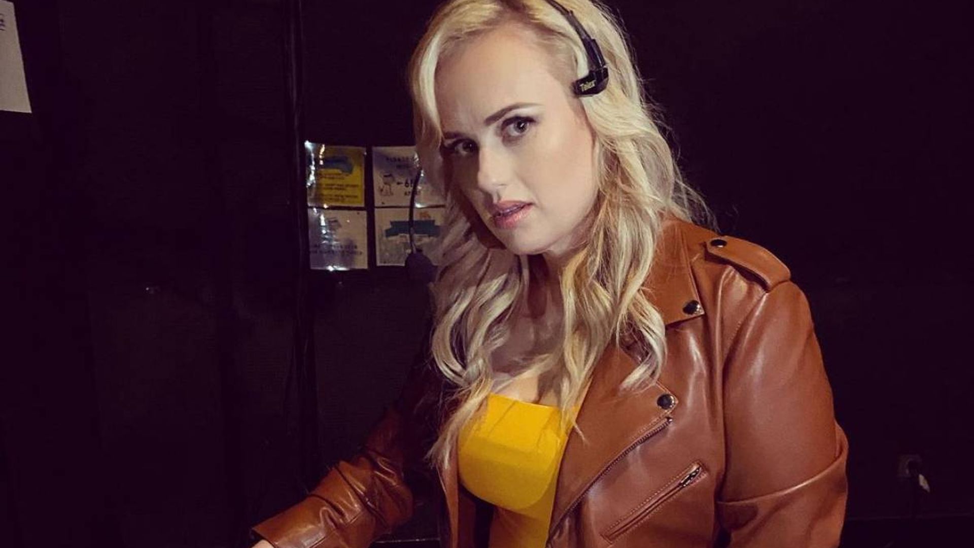 Rebel Wilson stuns on dance floor in figure-hugging lace dress - watch ...