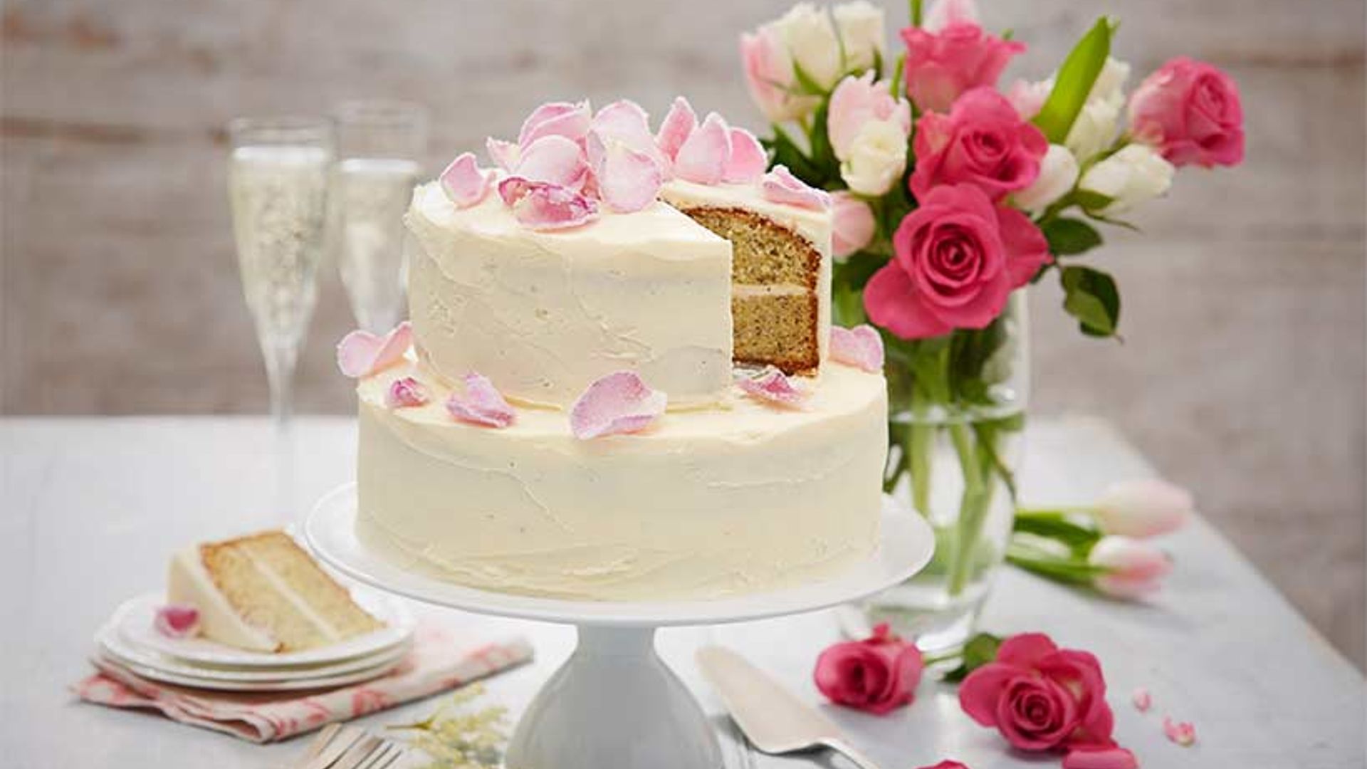 Lisa Faulkner's elderflower, lemon & poppy seed layered cake recipe ...