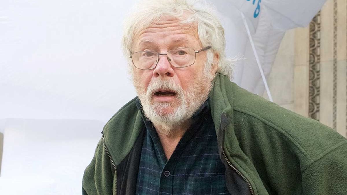 Springwatch star Bill Oddie inundated with support after 'grim' health ...