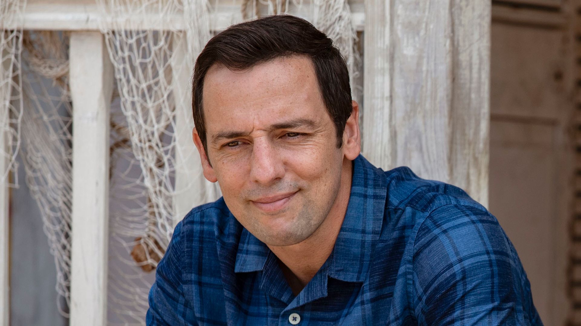 Death in Paradise star Ralf Little delights fans with major series 13 ...