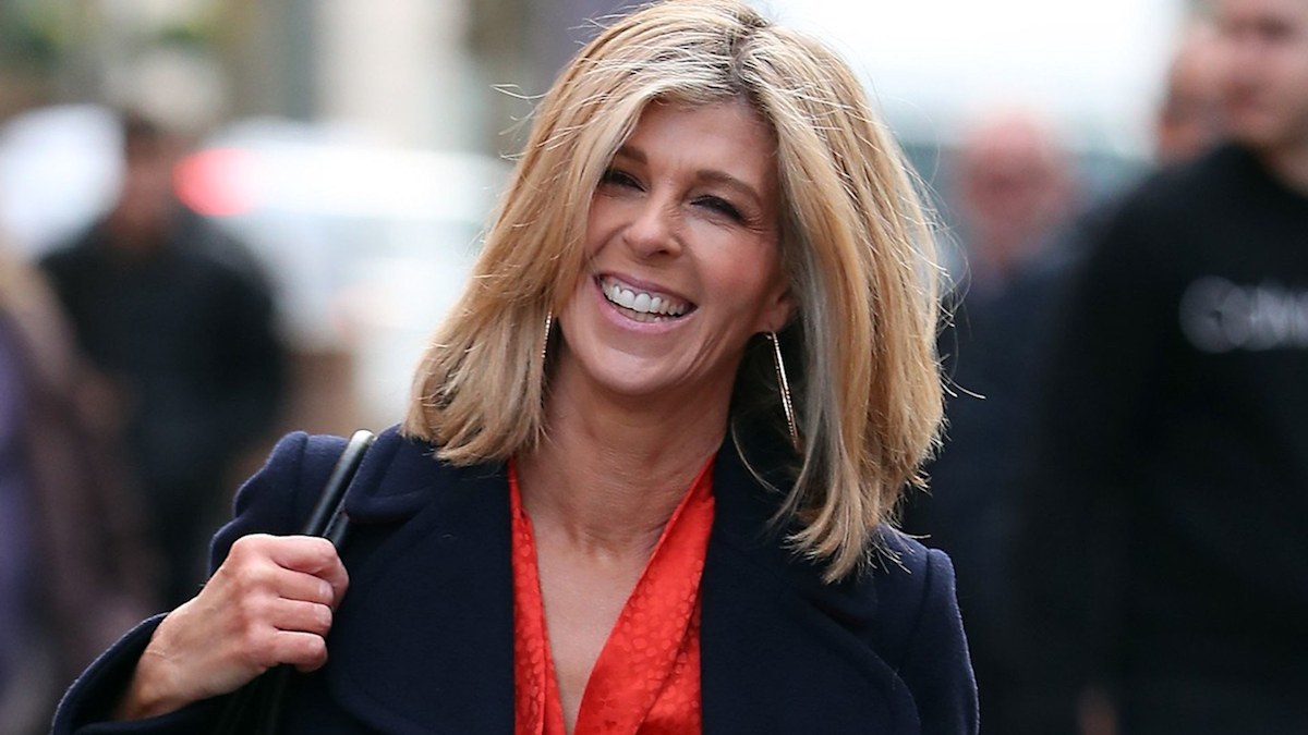 Kate Garraway poses for smiling new snap in figure-flattering statement ...
