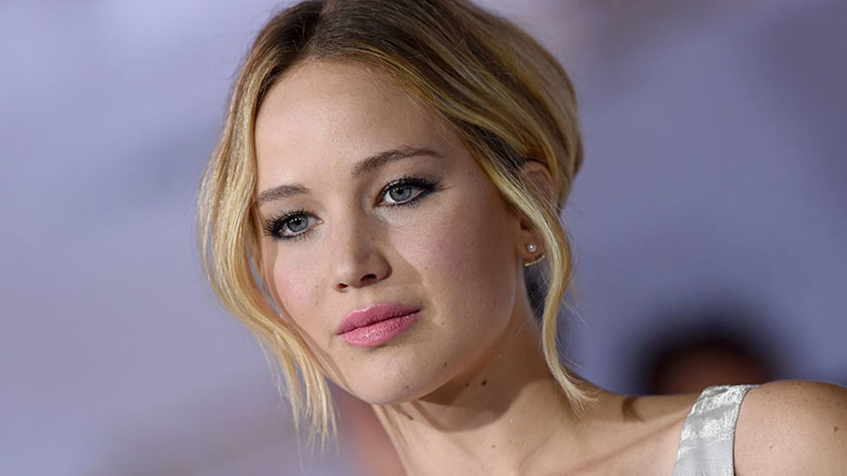 Jennifer Lawrence steals the limelight in incredible princess gown on ...