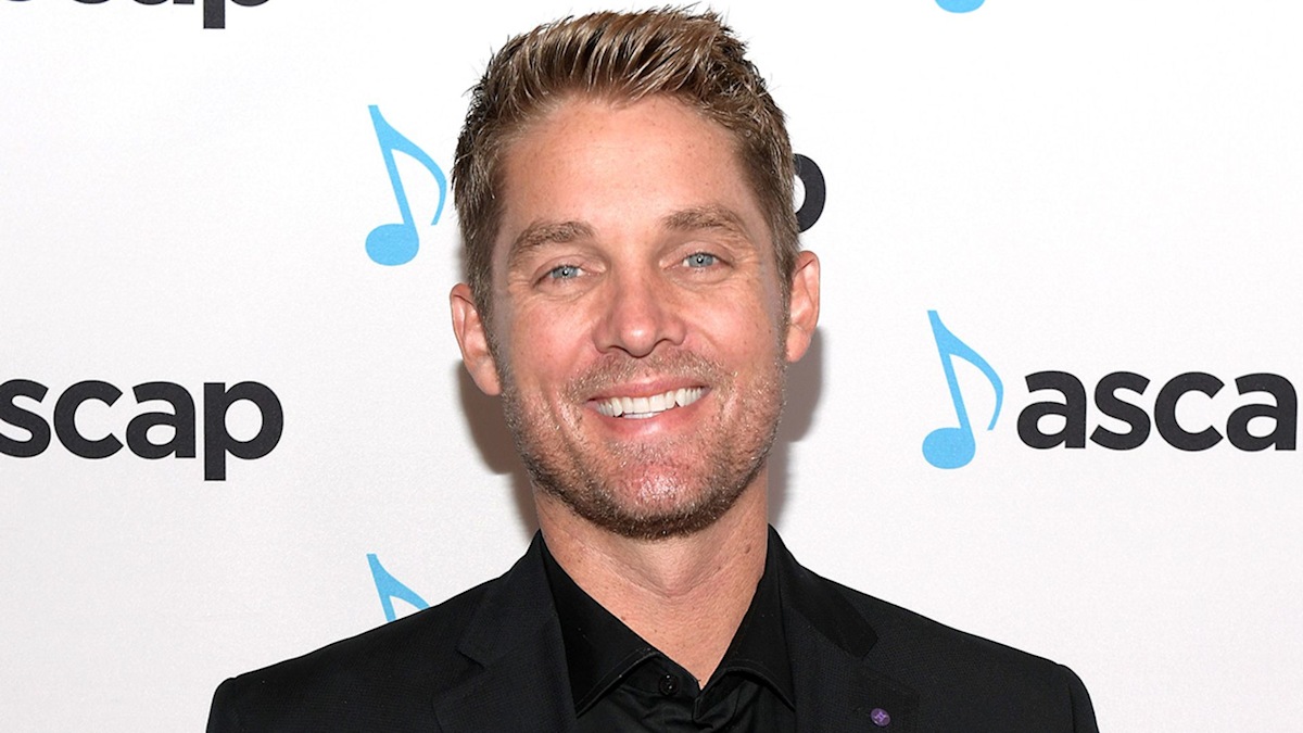 Country music singer Brett Young reveals why he won't kiss women in his ...