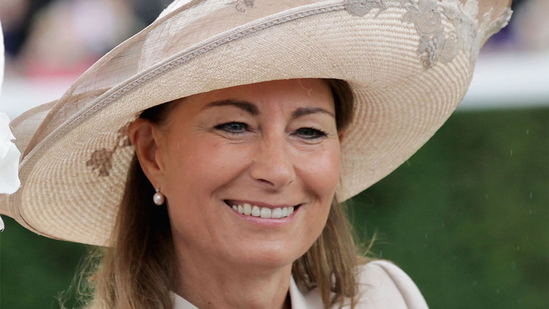 Carole Middleton takes fashion inspiration from Kate in unreal spring ...