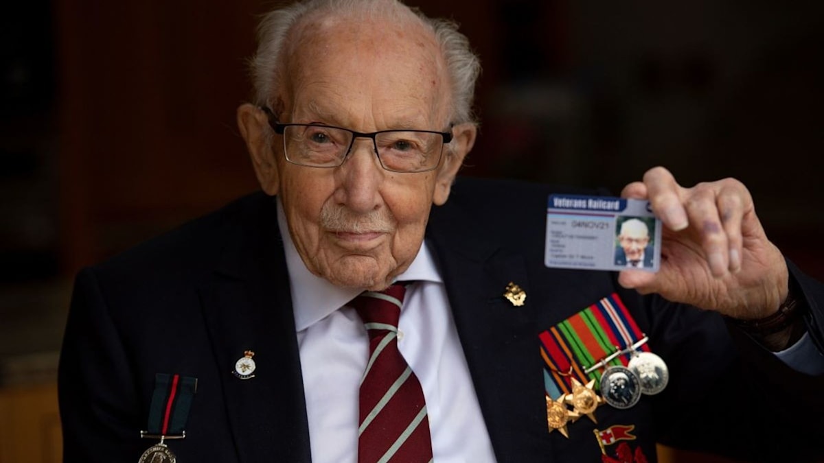 Captain Sir Tom Moore admitted to hospital with COVID-19 | HELLO!