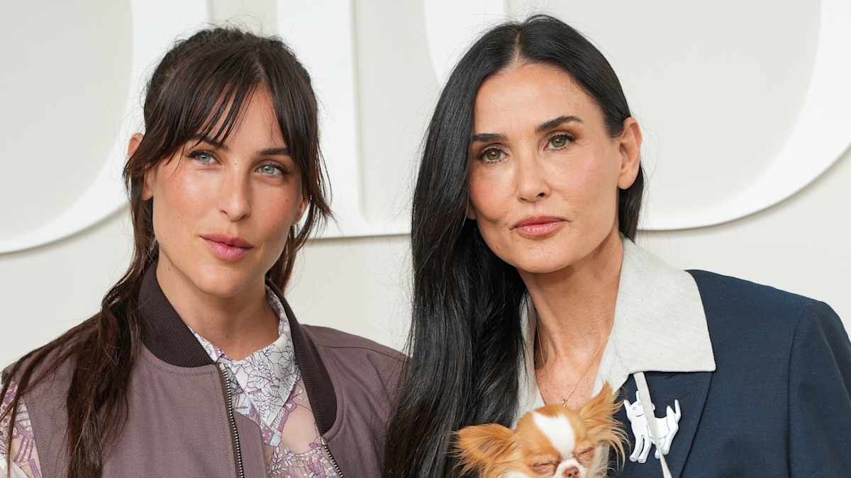Demi Moore, 61, twins with daughter Scout Willis, 32, in leg ...