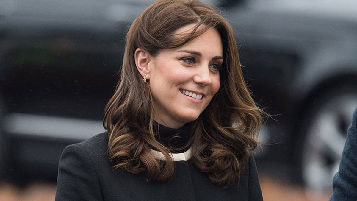 Pregnant Kate Middleton makes royal visit to Birmingham with flawless ...