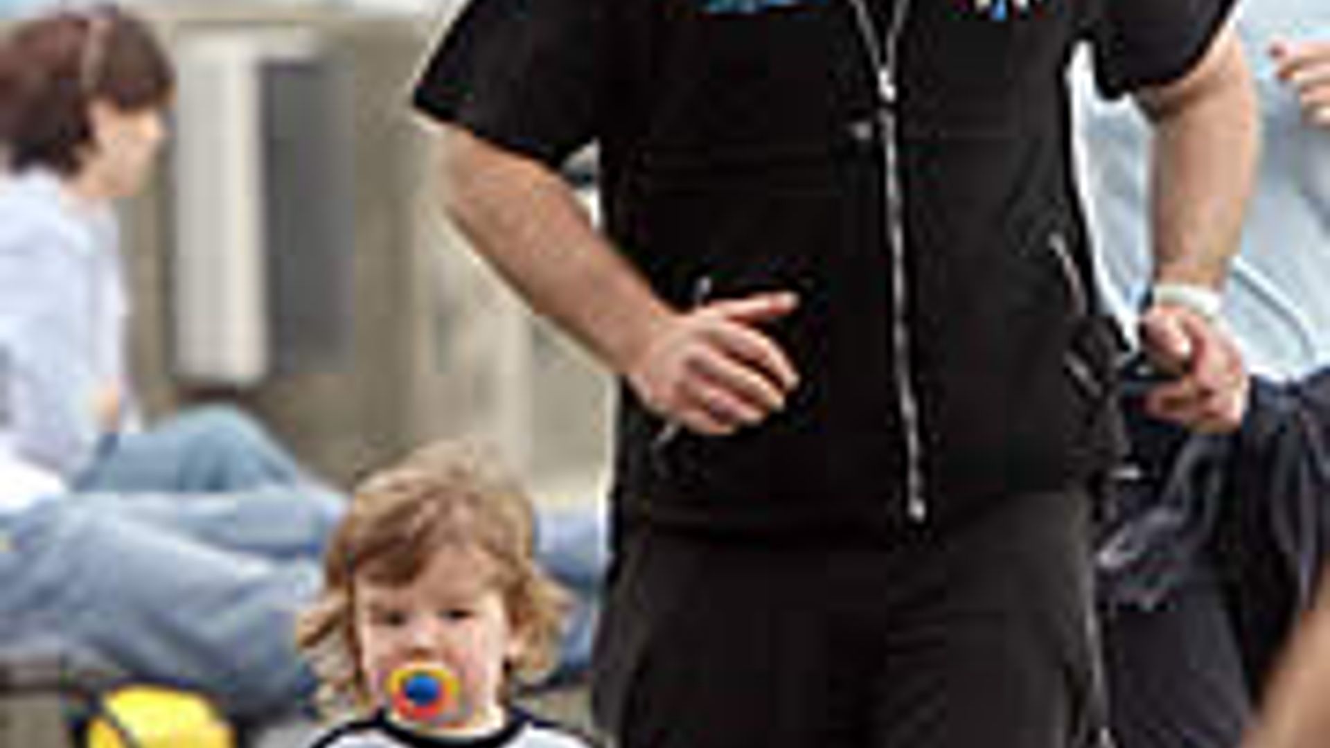 Russell Crowe, Danielle Spencer, Russell on the run with | HELLO!