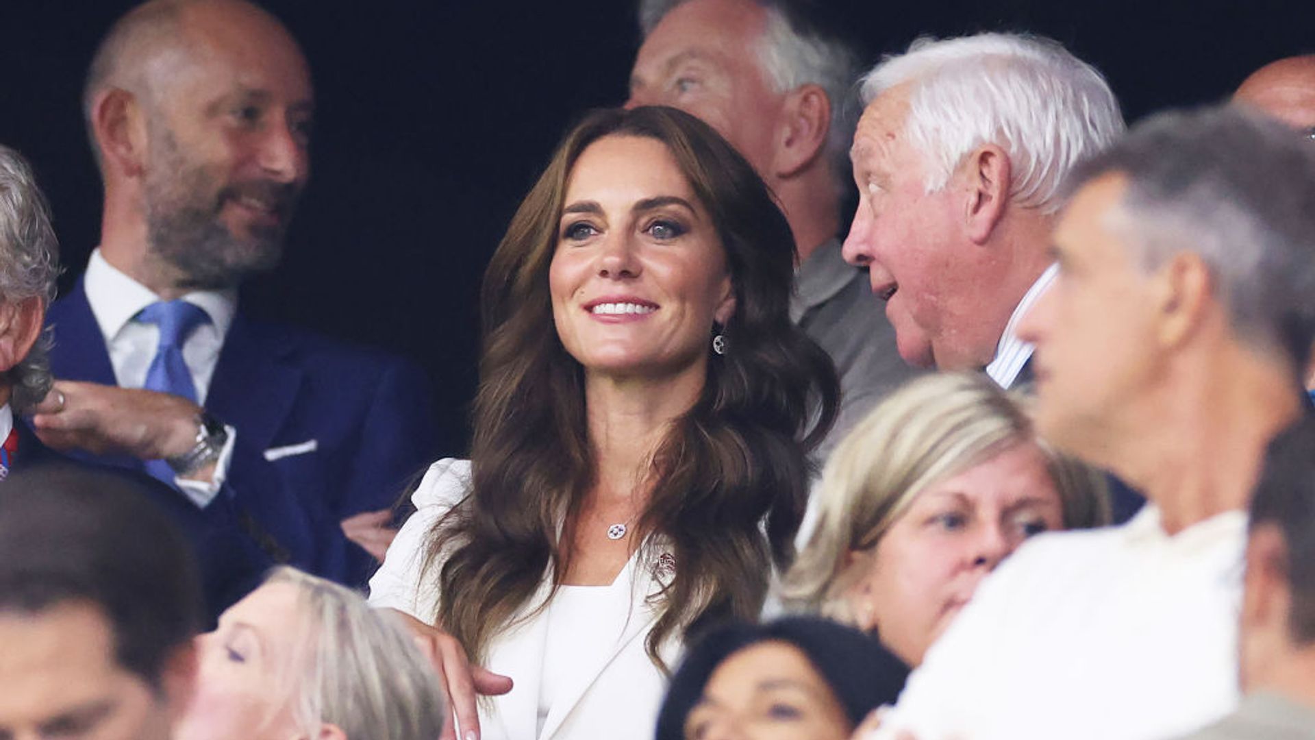Kate Middleton left delighted as England win first game in Rugby World ...