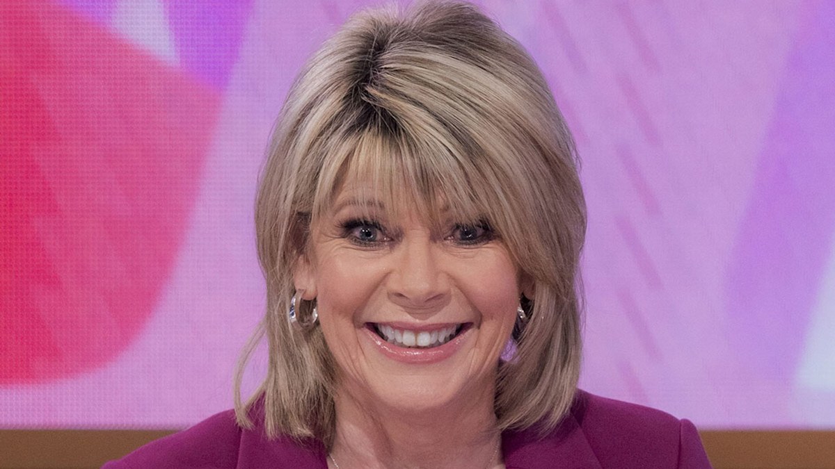 Ruth Langsford lets her hair down as she dances away at Simply Red ...