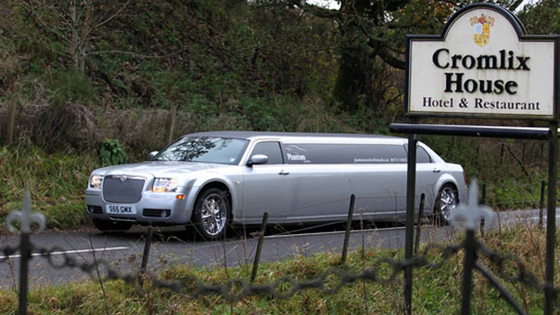 Andy Murray serves as best man in brother Jamie’s wedding | HELLO!