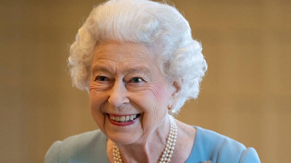 The Queen is back on form as she carries out another in-person ...