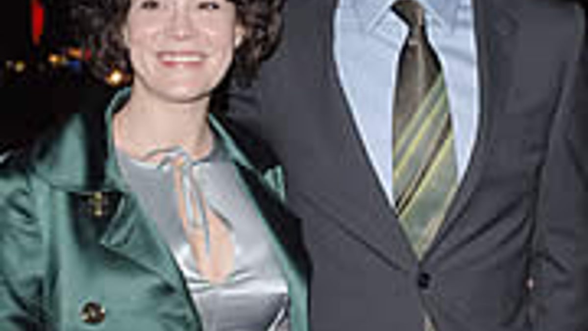 Damian pops the question to fellow thesp Helen | HELLO!