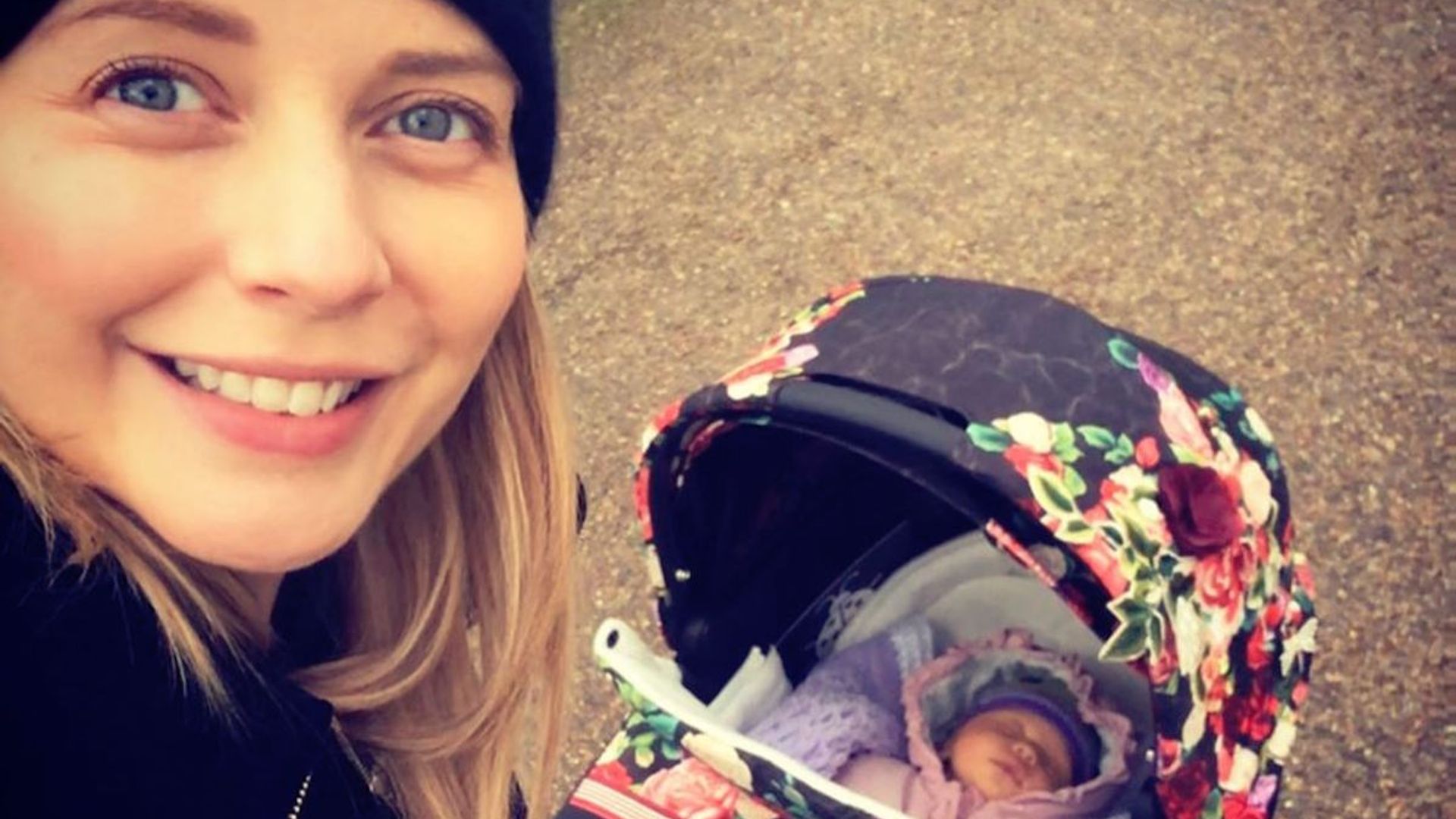 Rachel Riley takes sunshine stroll with baby daughter Maven wearing ...