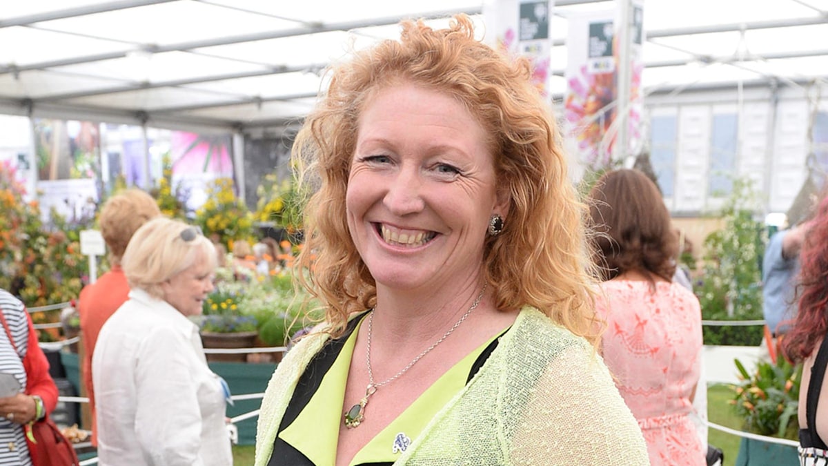 Garden Rescue Charlie Dimmock Reveals Shocking Truth About Own Garden