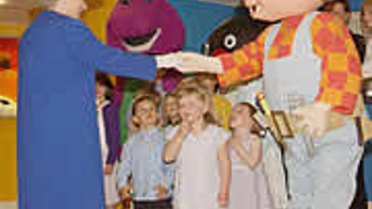 queen, Queen pays a visit to Bob and Barney | HELLO!