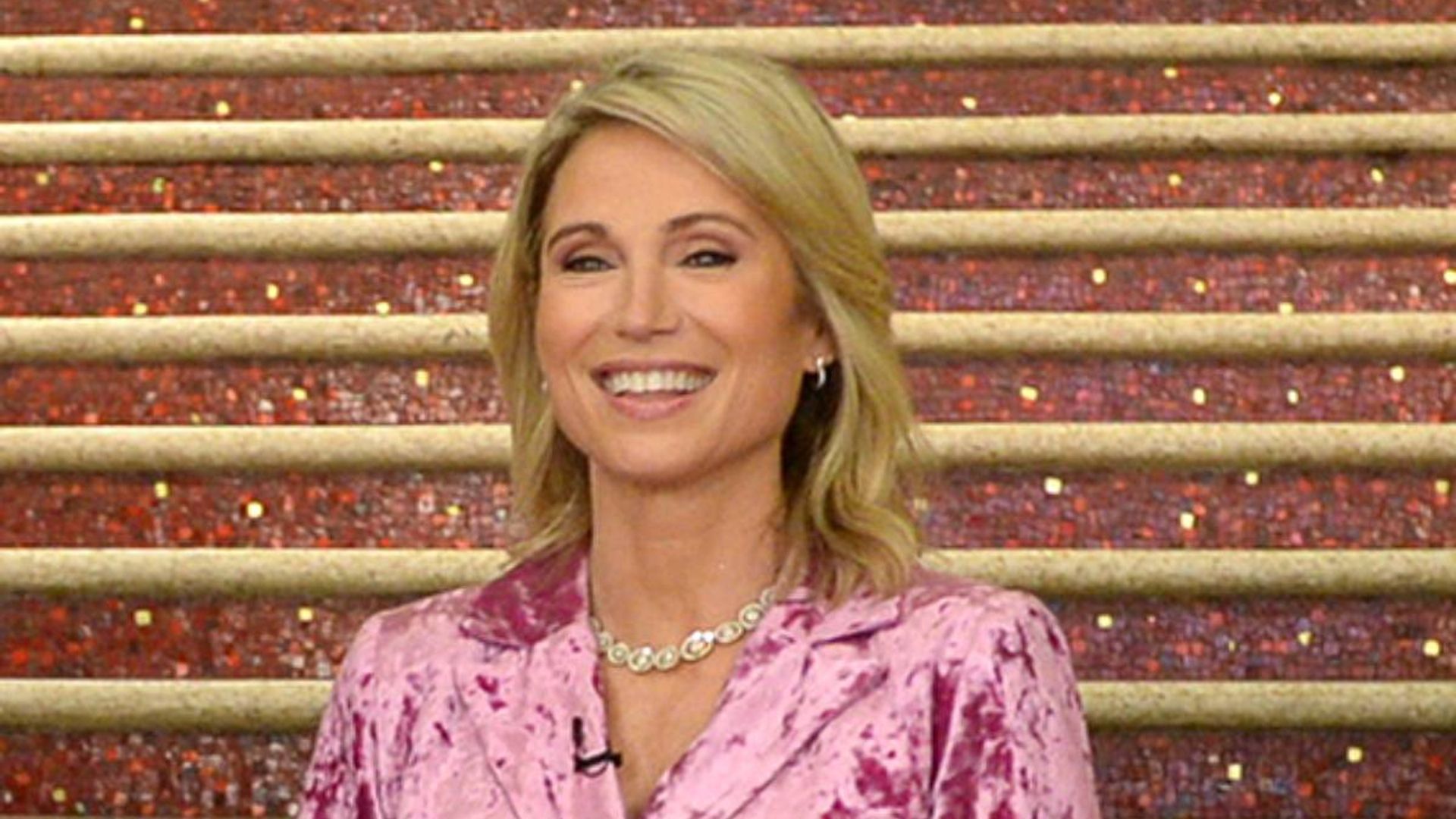GMA's Amy Robach wows fans as she shares rare glimpse of her fabulous ...