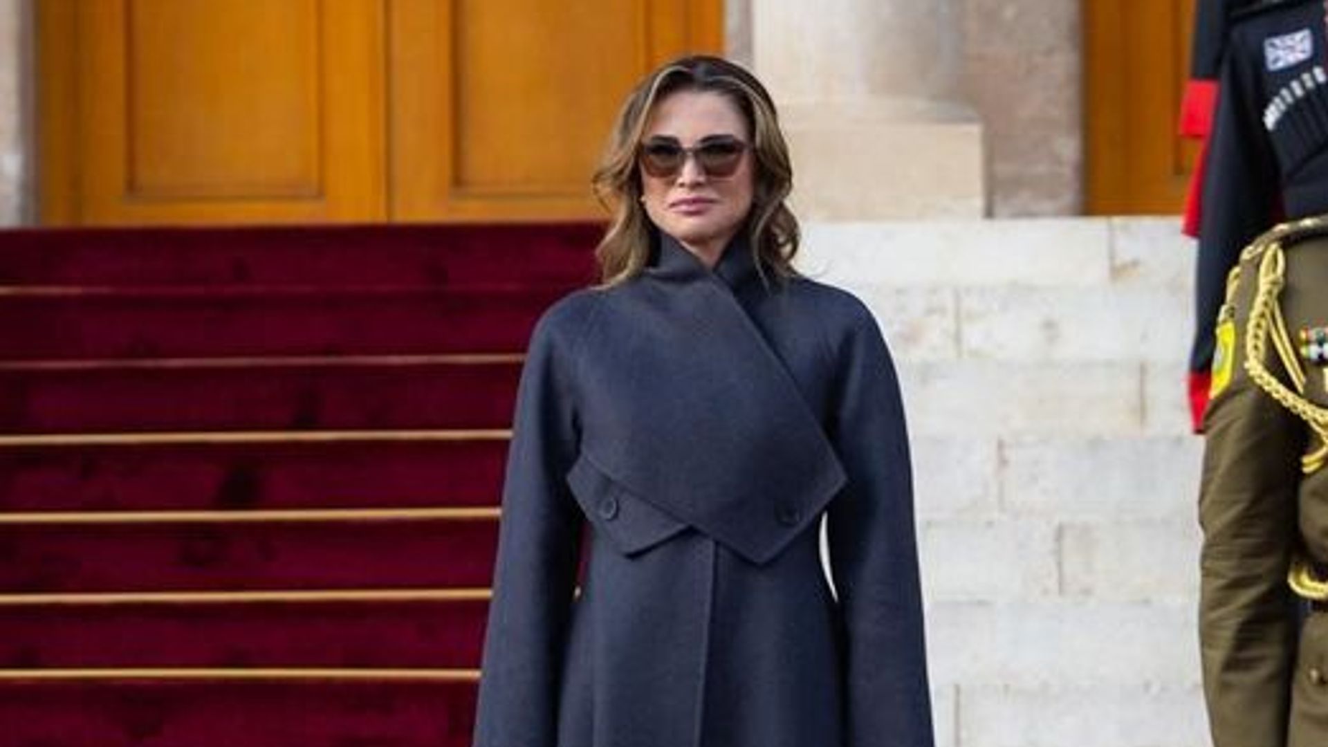 Queen Rania gives a tailoring masterclass in £4400 coat at King ...