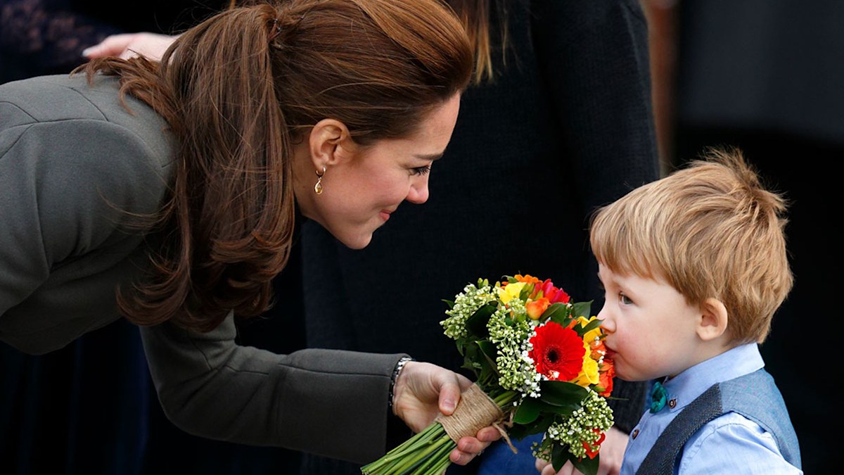 Kate Middleton's best meet-and-greet moments | HELLO!